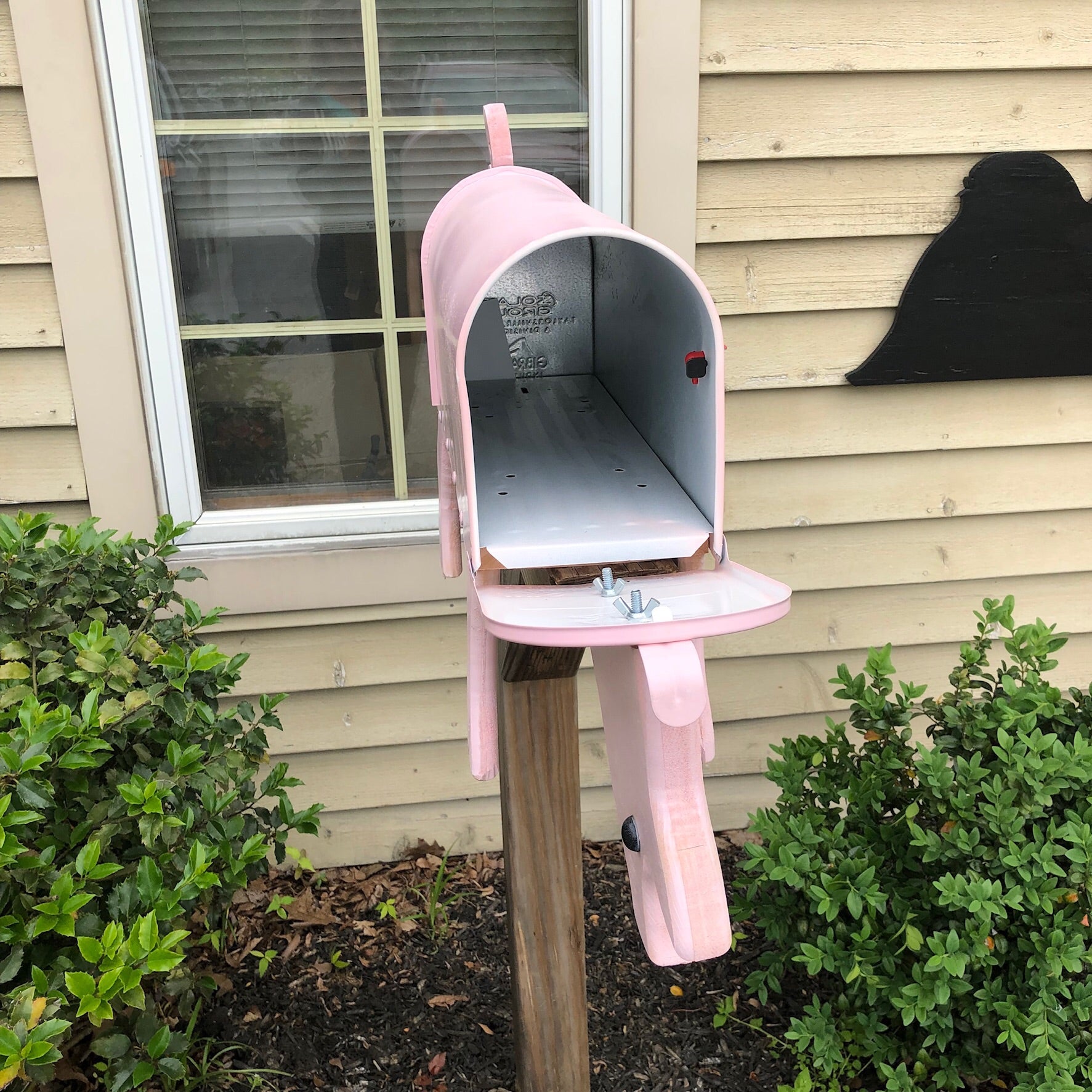 Oink Oink! Unique and Quirky Pig Mailbox | pp004 – Stone Bridge Collections
